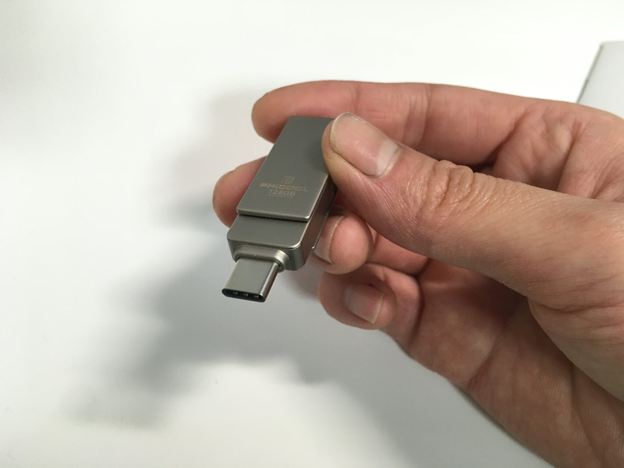 【PHICOOLのUSBメモリ】iPhoneにおける使い方 | ひろこみゅ